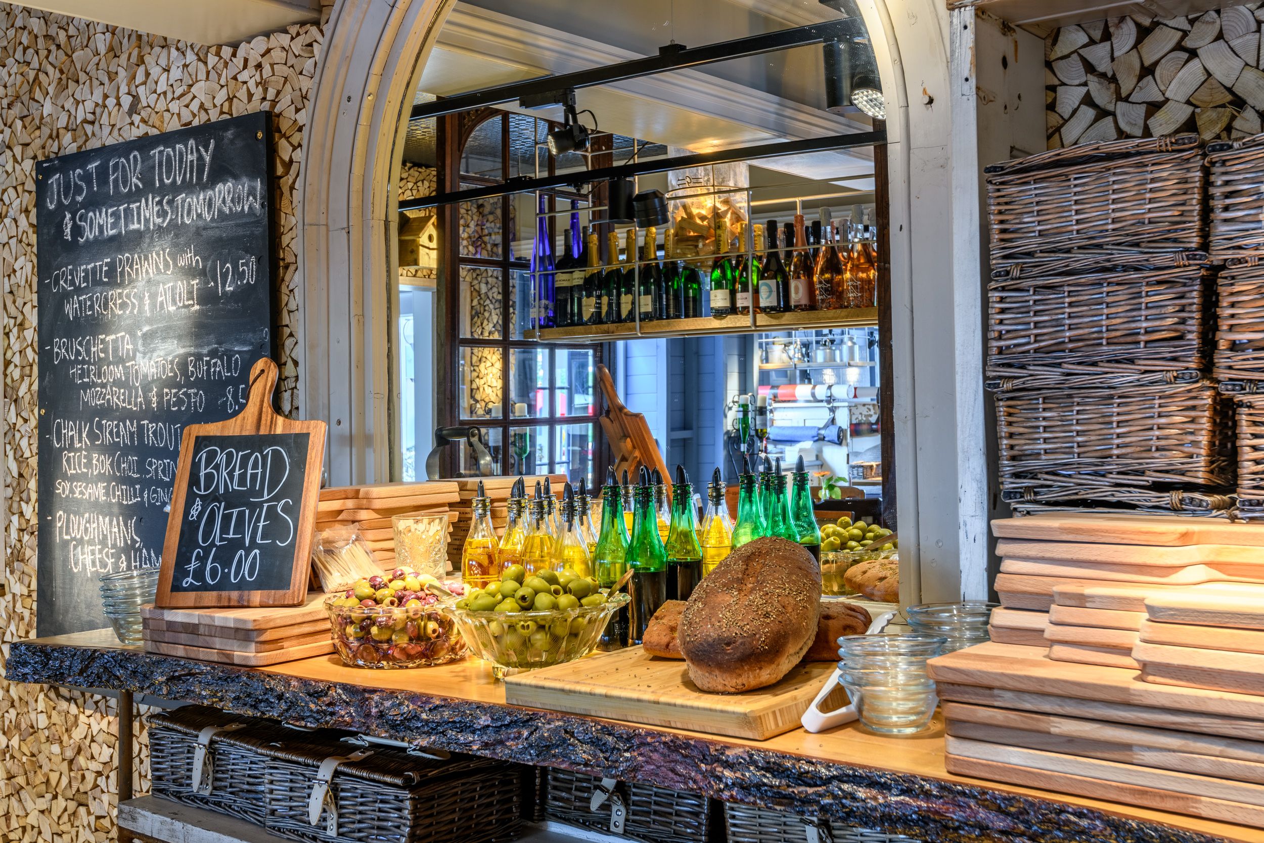 Running Horse Pub & Dining | The Running Horse